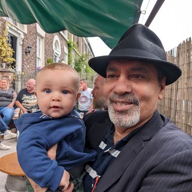 Arab Men UK - Meet British Arab Guys - LoveHabibi