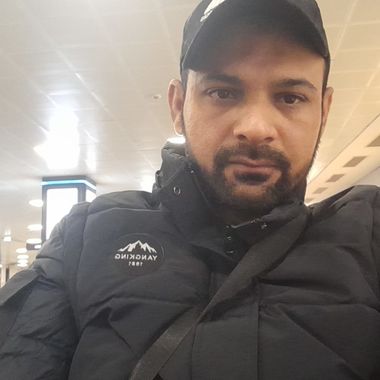 Pakistani Men - Meet Guys from Pakistan - LoveHabibi